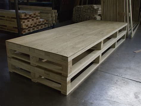 株式会社ミナミ 木造パレット