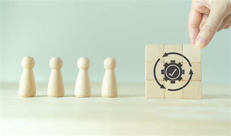 생산성 및 생산 능력 개념 효율성과 효율적인 프로세스의 산업 관리 린 비용 및 생산성 증가 용량 계획 및 활용 운영 우수성