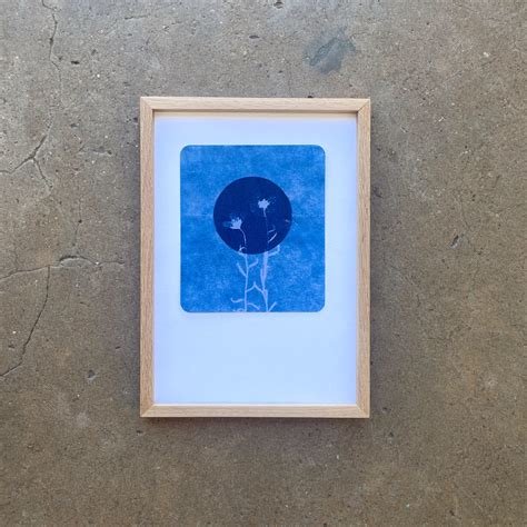 Round Weeds Field And Press