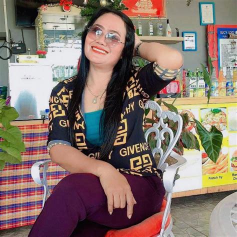 At Fashion House 🍀 ️ราคา 290 บาท ️☘️ 🦋💋งานเซต เสื้อ กางเกง 💋🍀 มี 2 สี เบาๆเก๋ๆ 💋🍀 💥💥 ขนาด