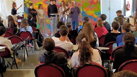 Au Lycée De Condom Le Jeu Et Lhumour Pour Parler Des Addictions Ladepeche Fr