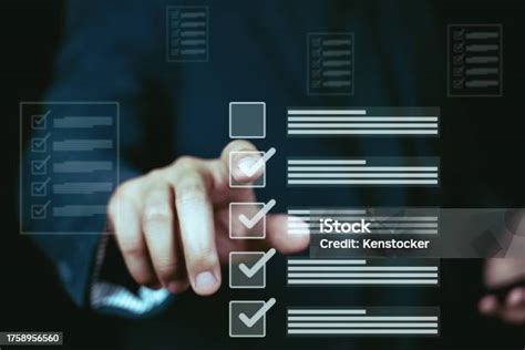 디지털 파일 체크리스트 온라인 문서 관리 피드백 체크리스트 및 만족도 조사 문서 평가 비교에 대한 스톡 사진 및 기타 이미지 Istock