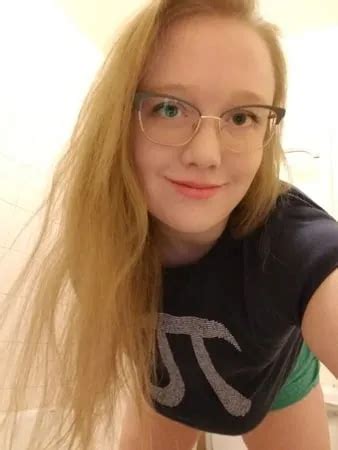 Yo Slut Will Take Pics For U Pics Xhamster