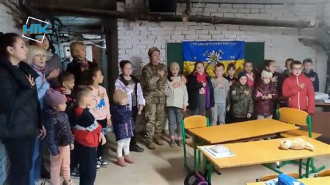 Під час повітряної тривоги українські діти співають в укриттях Youtube