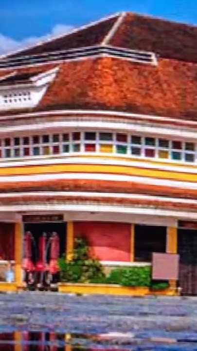 Шикарная французская архитектура церковь или Корбюзье со страшным интерьером и задней стороной