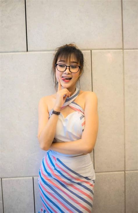 Myanmar Sex Story Blog Myanmar Sex Story Blogger အပြာစာပေများစုစည်းမှု ဘက်စ်ကားပေါ်ကအပျိုစဥ