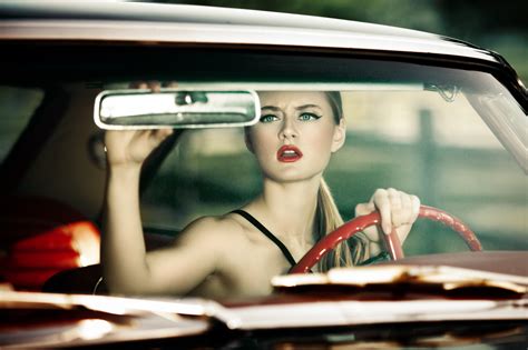배경 화면 늙은 섹시한 권위 있는 아름다움 색안경 유행 변하기 쉬운 포도 수확 마법 classiccar 자동차 따뜻한 느와르 집 밖의 모델