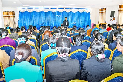 ရှမ်းပြည်နယ်နှင့်ကယားပြည်နယ်တို့မှဝန်ထမ်းများနှင့် ပြည်ထောင်စုဝန်ကြီး ဒေါက်တာစိုးဝင်းတွေ့ဆုံ