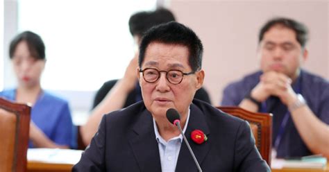 박지원 “한동훈 베스트셀러 축하···‘윤이 먼저다로 돌아가면 또 망해”
