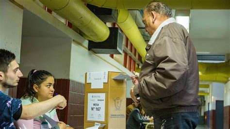 Cambio De Costumbres Los Beneficios De Salir Solo Infobae