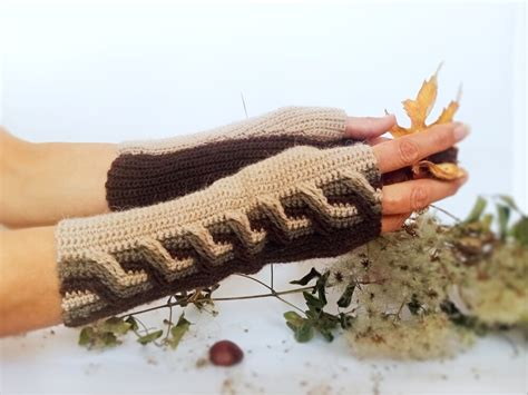 Fingerless Gloves Horizontal Cables Crochet Pattern