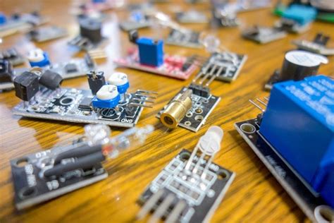 【これから始めるarduino】elegoo arduinoスターターキットを比較！多くの作例を試せる『arduinoスターターキット』からarduinoに触れてみるのはオススメです