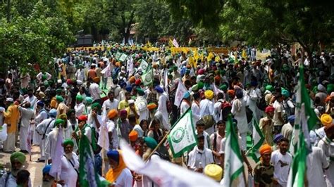 Farmers Protest At Delhis Jantar Mantar Over Unemployment Msp In