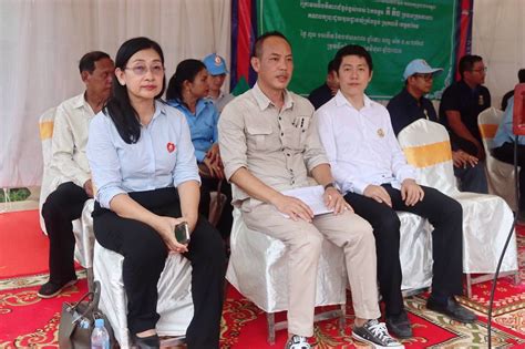 លោក គី តិច បានដឹកនាំក្រុមកាងារចុះតាមខ្នងផ្ទះប្រជាពលរដ្ឋ