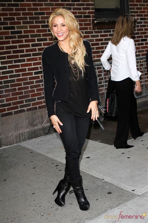 Shakira Con Total Look Negro