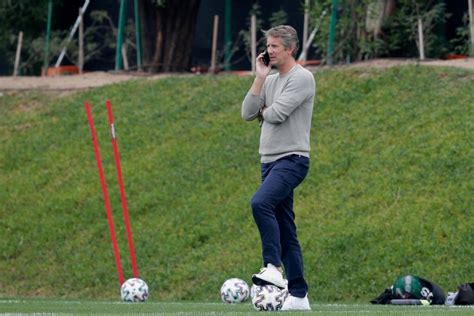 ვან დერ საარმა „აიაქსის“ აღმასრულებელი დირექტორის პოსტი დატოვა