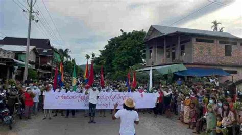 လောင်းလုံးမြို့နယ်တွင် တော်လှန်လူငယ်များက ၁၁၁၁ အောင်သပြေ လှုပ်ရှားမှု အ