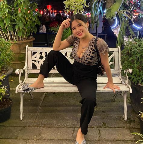 Vania Gemash Dj Seksi Yang Suka Ngangkang Viral Di Tiktok Ruarbiasa