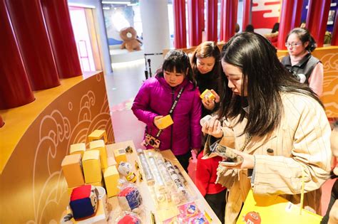 沉浸式互动体验展、文创快闪店600岁故宫来沪，告诉你年味也可以潮玩