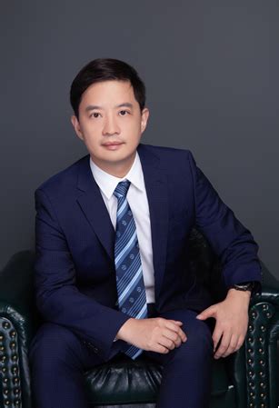 Zte Chen Xinyu Focusing On 4c