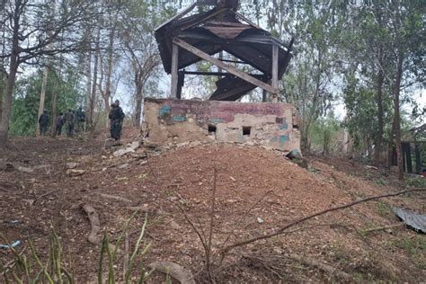 Rfa Knla တပ်စခန်းကို စစ်ကောင်စီ ဗုံးကြဲ၊ နယ်စပ်ကို မကျော်လွန်ဖို့ ထိုင်းစစ်တပ် သတိပေး ~~~ ကရင