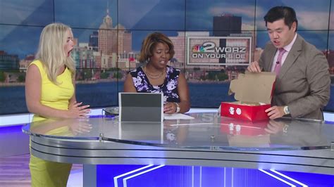 Lindsey Moppert Tries Paulas Donuts For The First Time