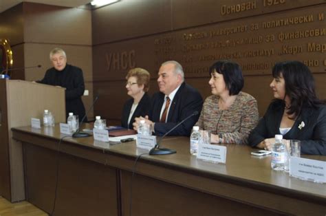 УНСС Ректорът връчи сертификати на победителите в Националното състезание по финанси и