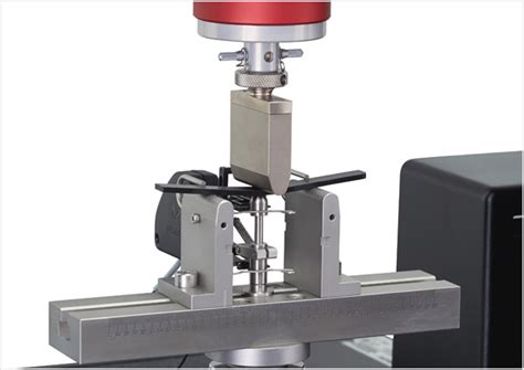 Seria 6800 Instron Romania