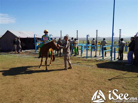 ФОТО Хурдан морины сэрвээний өндрийн хэмжилт дээр АТГ ын алба хаагчид ажиллаж байна Isee Mn