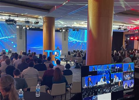 T3con Tiaaproud Julia Sherwin