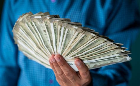 Epf में हर महीने 5 000 डालकर बन सकता है 3 5 करोड़ का रिटायरमेंट फंड समझें पूरा कैलकुलेशन Epf