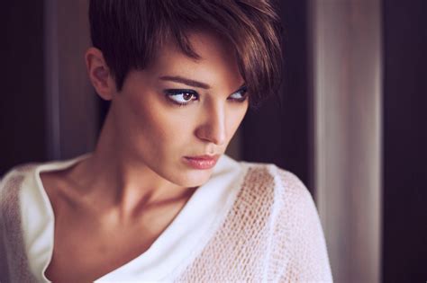 배경 화면 얼굴 여자들 초상화 긴 머리 짧은 머리 갈색 머리의 사진술 갈색 눈 유행 사람 피부 수퍼 모델