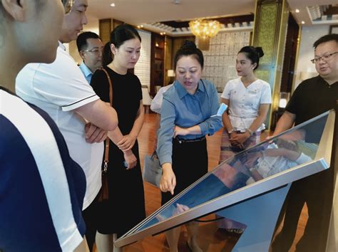 泸州市江阳区领导一行莅临告庄西双景考察 海诚控股