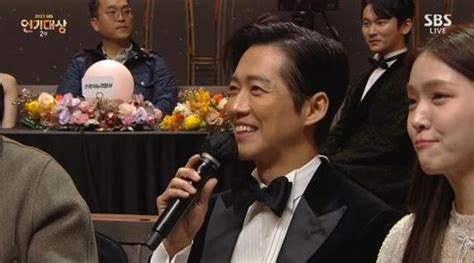 Sbs 연기대상 남궁민 아내 진아름 언급 너무 고마워 Zum 뉴스