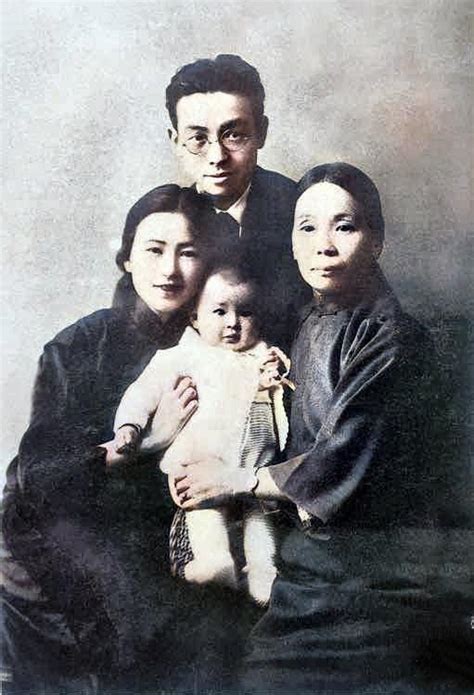 罕见梁思成和林徽因合影，气质优雅郎才女貌，两人带病设计国徽 建筑 泰戈尔 新浪新闻
