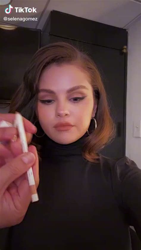 Selena Gomez Smoking Cigarette 2022