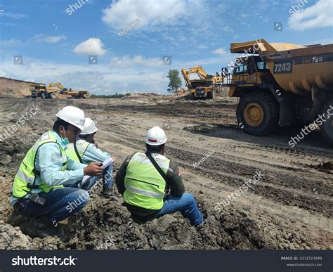 Open Pit Mine Digging Coal Indonesia Stock Photo 2231527849 Shutterstock