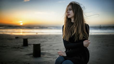 1920x1080 Girl Black Clothing Blonde Hairs In Jeans Outdoor Ocean View