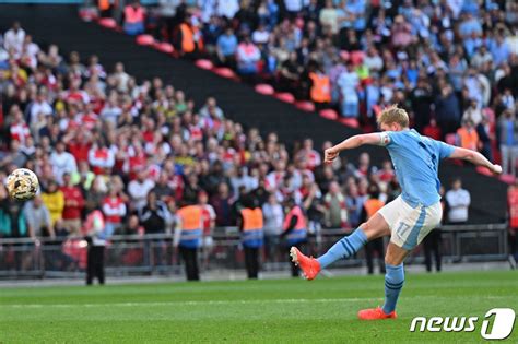 맨시티 데 브라위너 햄스트링 부상으로 수술대…복귀까지 최소 4달