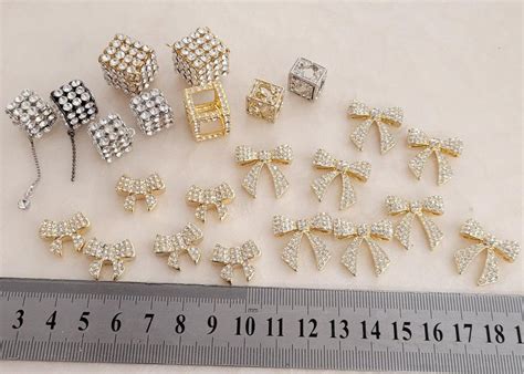 금속장식 리본과큐브 약 17~20미리 23개 일괄 세컨웨어헬로마켓