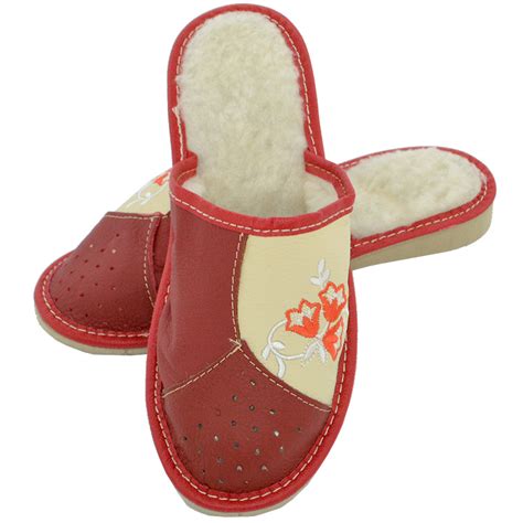 Хутряні тапочки Купити домашні капці з овчиною