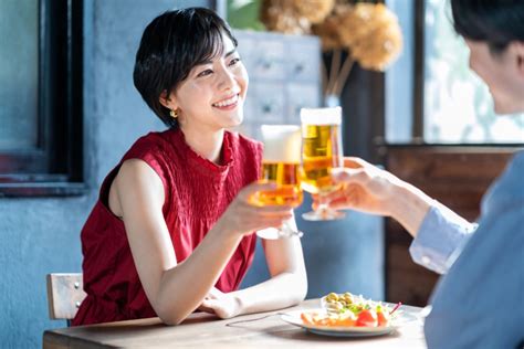 【夫婦の夜の営み】頻度はどのくらい？始め方やレス・マンネリの防止策まで