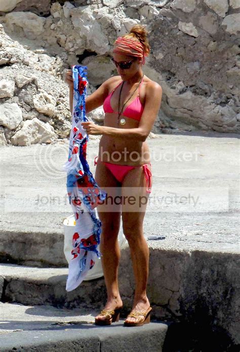 Celebrity Paparazzi Bikini Eva Mendes
