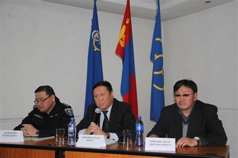 АЙМГИЙН ИТХ ЫН ДАРГА ЦАГДААГИЙН ГАЗРЫН ҮЙЛ АЖИЛЛАГААТАЙ ТАНИЛЦАВ