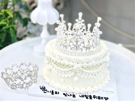 세종 레터링케이크 커스텀케이크 주문제작케이크 왕관케이크 티아라케이크 웨딩케이크 기념일케이크 생일케이크 라미앤제이 네이버 블로그