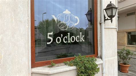 5 o'clock :: Behance