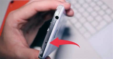 Why Does Your Android Phone Have A Small Hole And What Is It For Infobae