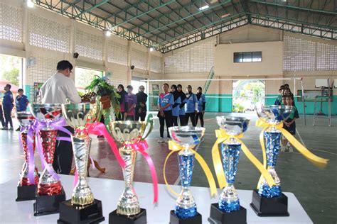 คณะศิษย์เก่าโรงเรี โรงเรียนหมอนทองวิทยา จังหวัดฉะเชิงเทรา