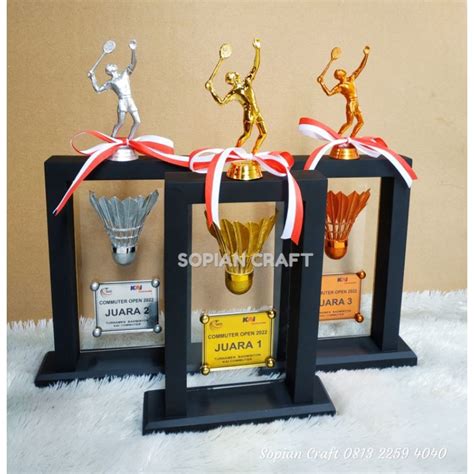 Jual Piala Badminton Flying Shutlecock Shopee Indonesia