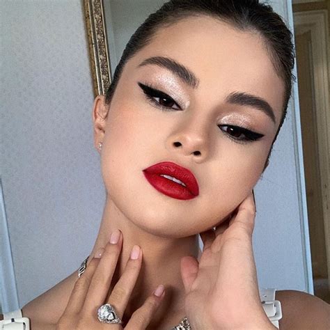 Selena Gomez Makeup Looks Best Beauty Moments Beauty Crew